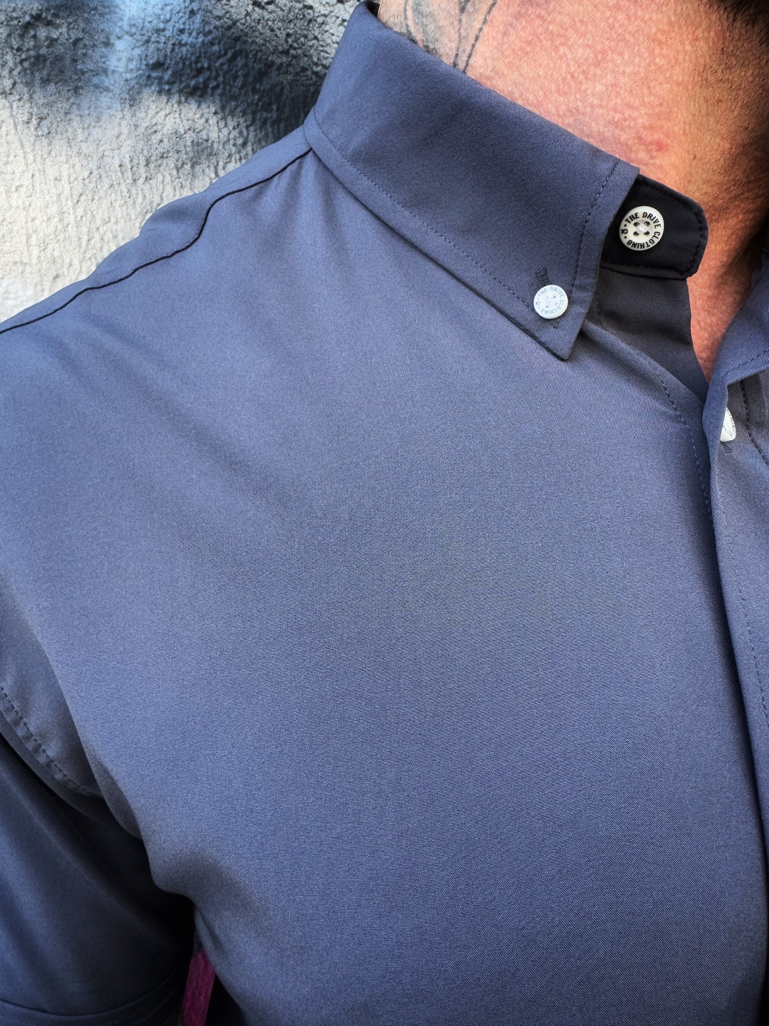 ESSENTIAL DEEP BLUE BUTTON UP – The Drive Clothing